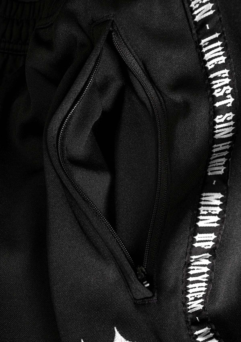 MEN OF MAYHEM Trainingshose Classic S/W für Männer